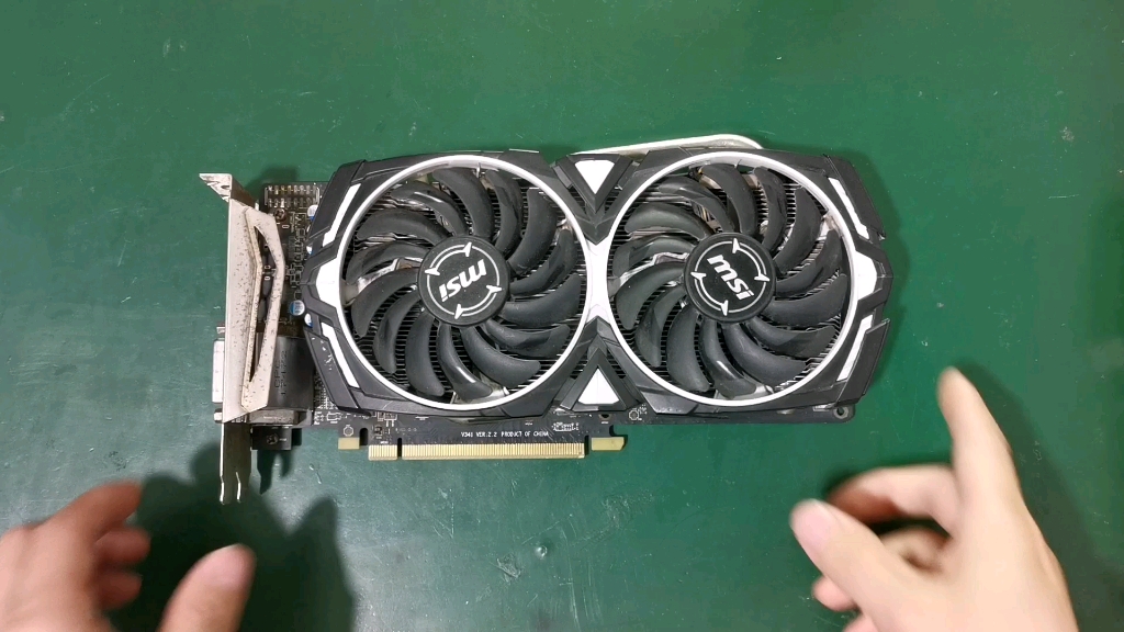 微星RX580-8G矿卡开机一会黑屏风扇不转这种情况基本是供电有问题...