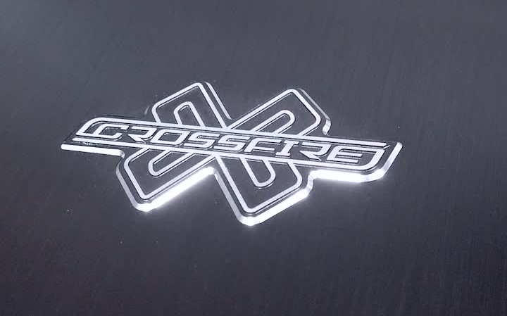 带上十二路功率输出的TA 老炮教你怎样调教豪车多声道主动分频系统