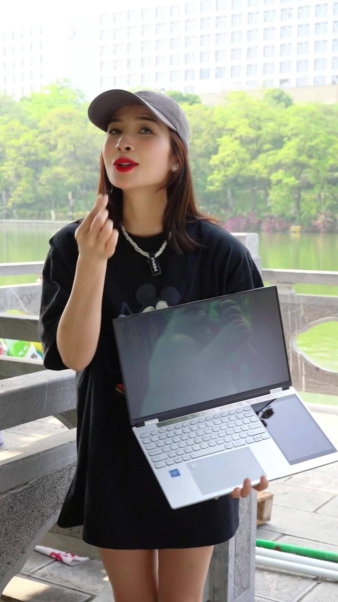 老板娘太贵了!来看看双屏笔记本的格局笔记本电脑