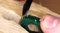 牛人制作:熔化的黄金倒入模具,一枚戒指就出来了,这就是失蜡铸造