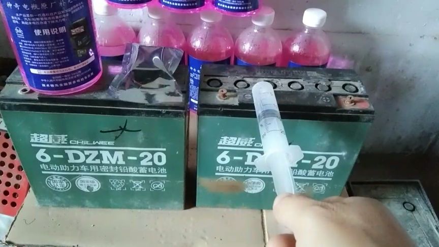 蒸馏水,电解液到底能不能加电瓶,专业人士给你透露几个秘密