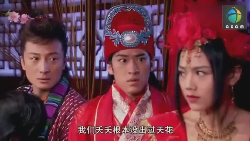 两女子长一模一样,新郎都蒙圈了,还是老爸机智,一句话解决问题