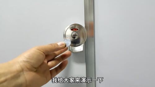 门被反锁打不开怎么办?别着急破坏门锁,开锁师傅偷偷教你一招