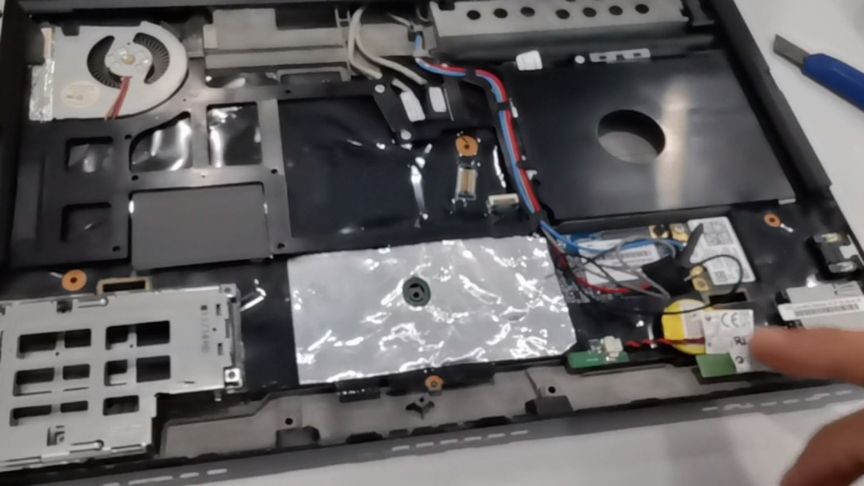Thinkpad x230t 笔记本拆机扩展固态硬盘,拆机技巧分享