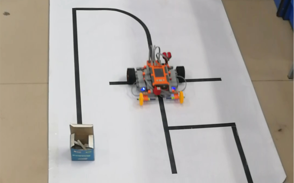 【机器人/小车】基于中鸣E2RCU设计的智能轮式巡线避障机器人(完整...