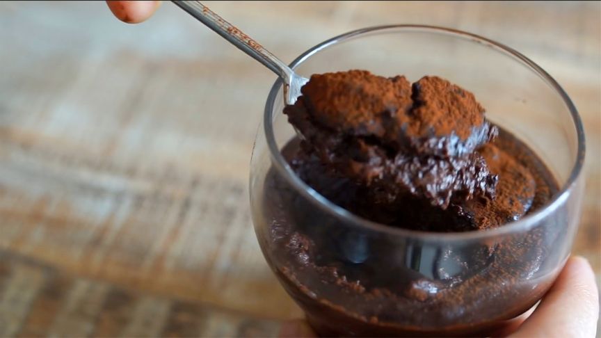 无需烤箱,超浓郁、制作超简单的巧克力甜品