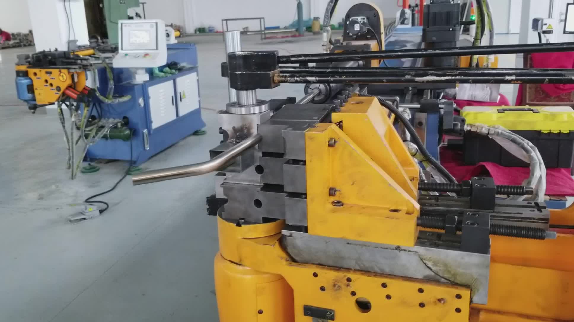 0.35不锈钢一体弯管成型