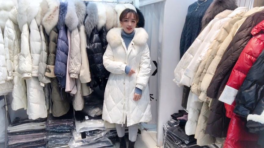 最美羽绒服非白色莫属了,仙仙的,免洗面料再不用担心不耐脏了