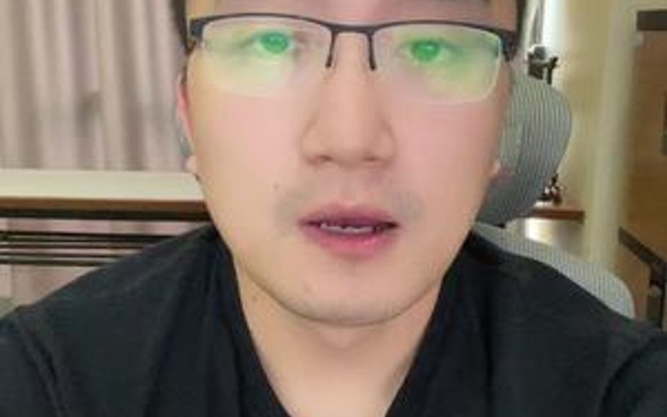 被骗了吗?为什么同样是18k金链,颜色不一样。