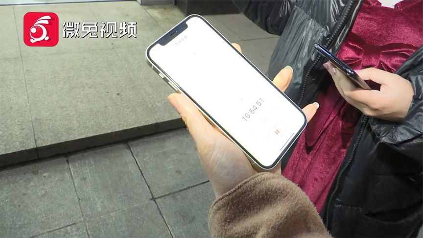 态度强硬！女子购买苹果手机被忽悠？商家：退钱不可能！