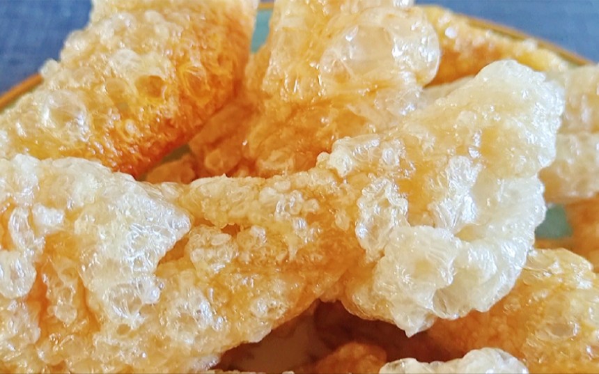 纯手工炸猪皮怎样炸才酥脆起大泡,记住3个技巧,教程太实用了