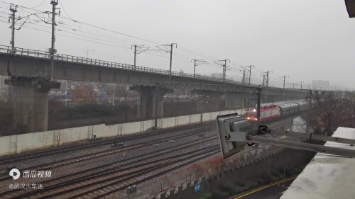 实拍1462次列车开出南京站,您坐过这趟“京沪神车”吗?