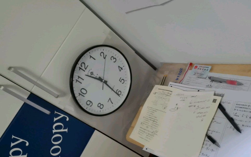 什么情况,正在定时模考,用于定时的电脑居然直接死机了,模考了这么...