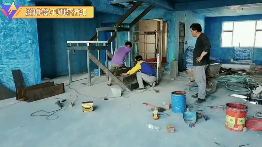 400平新房拆掉水泥楼梯,巧妙设计钢结构楼梯,施工简单工期短