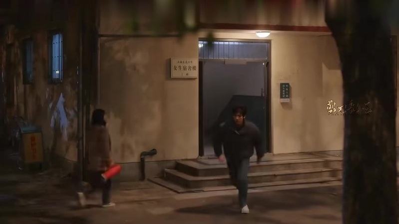 皱皱巴巴的,跟小时候那出一模一样!之前还觉得他换一个角色会更好,...