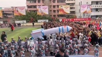 人类高质量幼崽!小学运动会创意入场式:mini宇航员和三军列