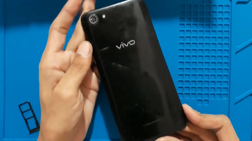 这样能不能把vivo手机修复,都破成这样了,还值的翻新吗?