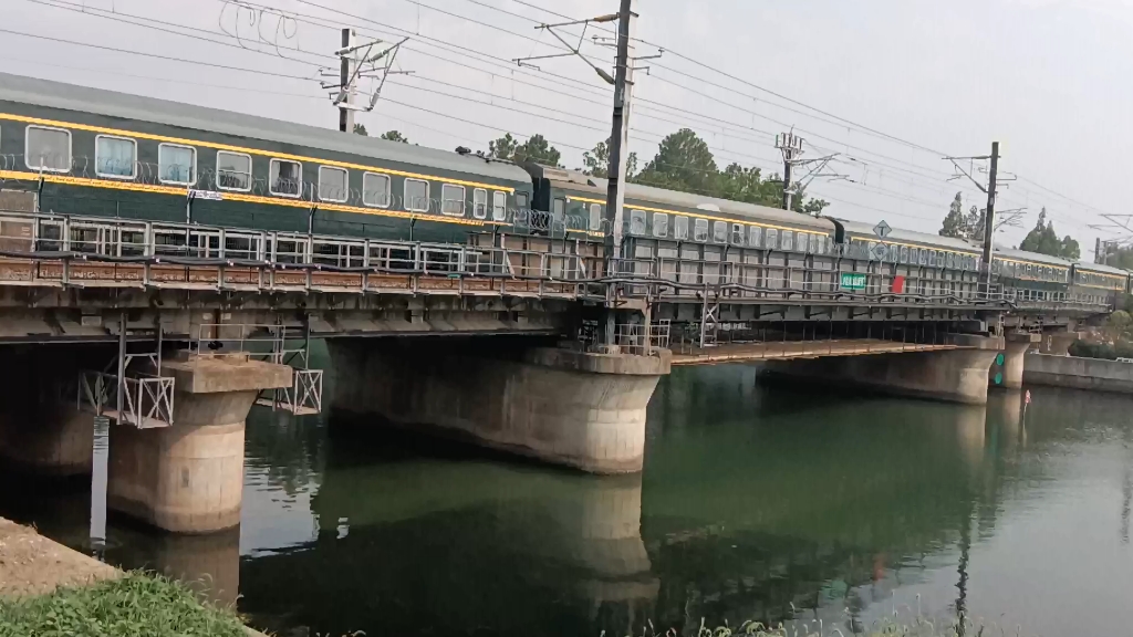 HXD1D 0172牵引T78次列车(南宁-上海南)通过沪昆线海盐塘桥
