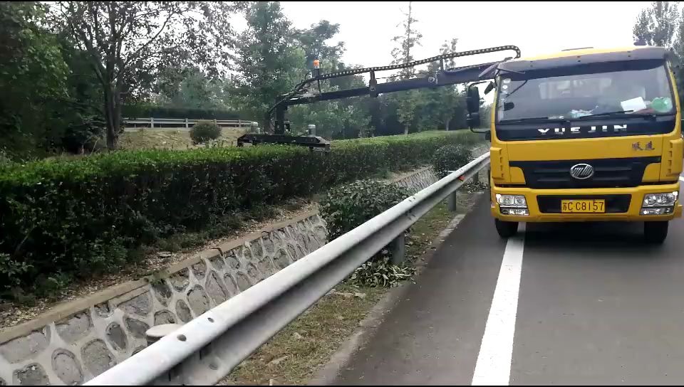 【润沃机械】绿篱修剪机,采用SKD日本进口刀头,效率提升数倍!