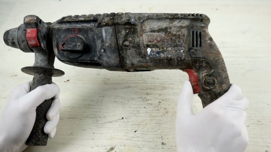 垃圾堆里捡来的博世 GBH 2-26E 冲击钻(电镐)修复后还能使用!