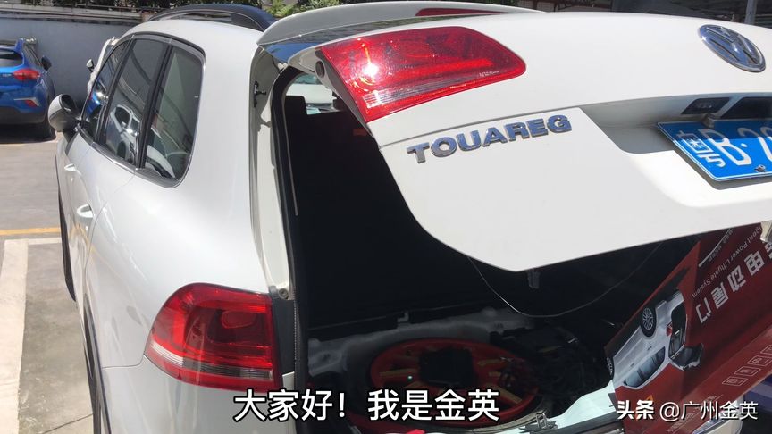 10款大众途锐加装电动尾门,安装快捷,整车档次瞬间提升!