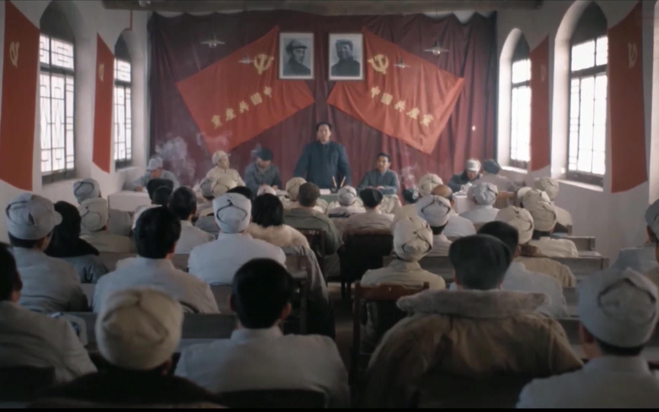 七届二中全会圆满召开,毛主席率中央机关进驻北平