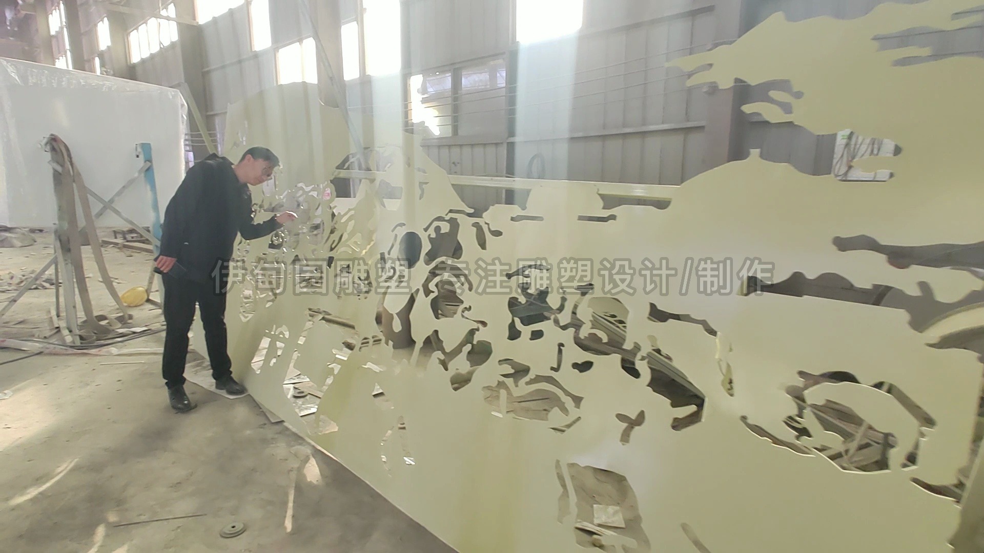 校园艺术雕塑:凝固的青春旋律