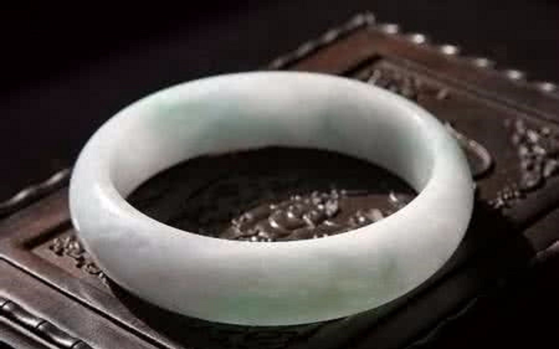 玉石交流:如此完美的玉石翡翠,是陷井还是馅饼?