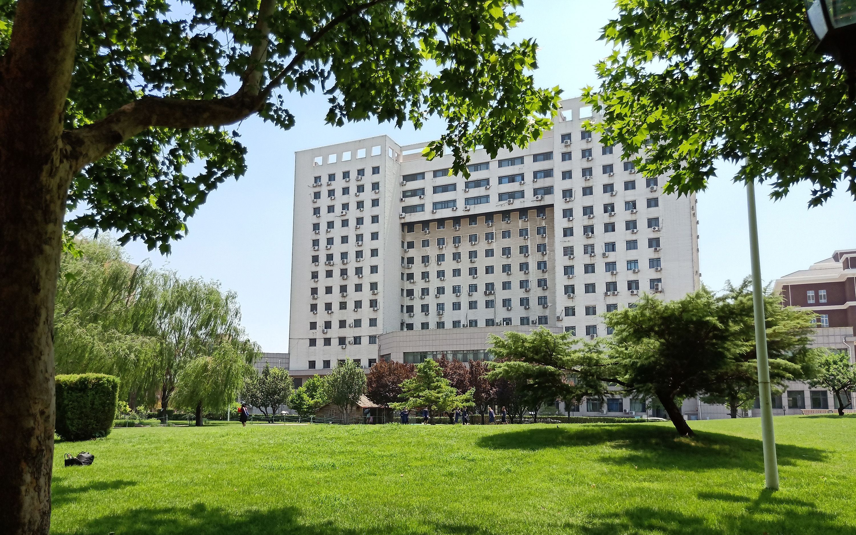 对外经济贸易大学宣传片