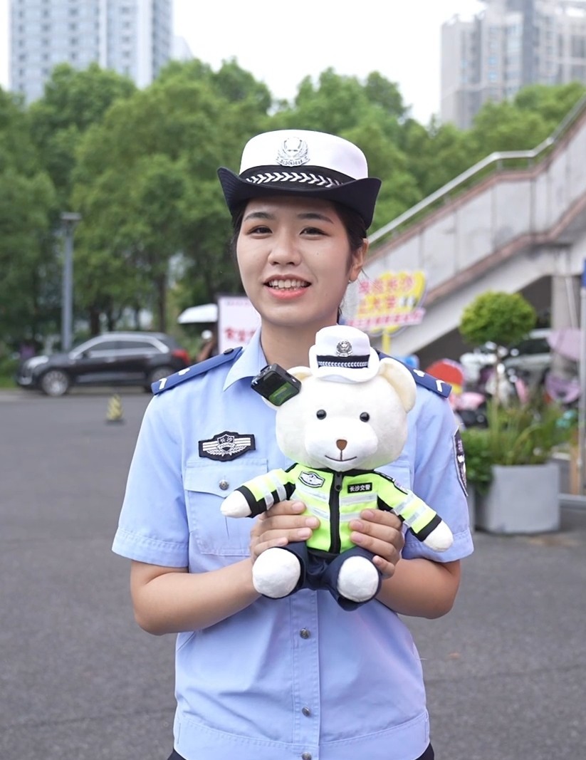 我在长沙上大学 | 新生"驾到"!警花提示:校园交通安全常识要记牢