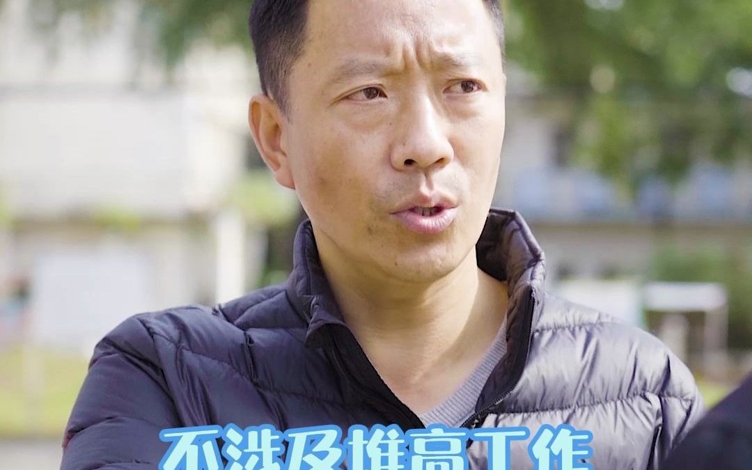 叉车司机作业的时候必须要戴安全帽吗?你们有没有因为这个挨过罚?