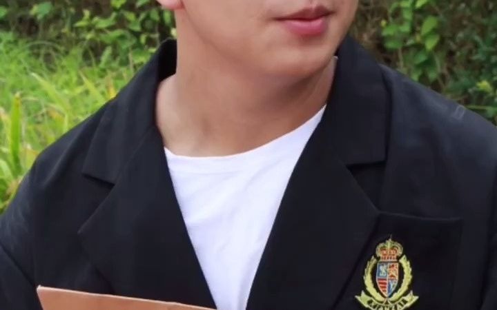 毕业时学校将档案交到个人手上怎么办?
