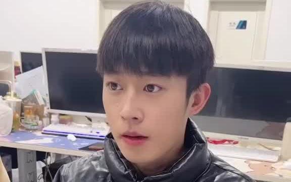 在学校机房的终极骚操作,伪装黑客,秀翻你的老师和同学!