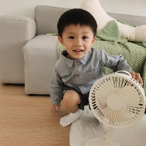 小手风扇转啊转 