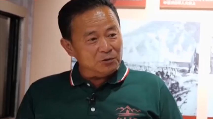 夏婷问道张大哥,两排红色五角星代表什么,都有代表意义丨最北京