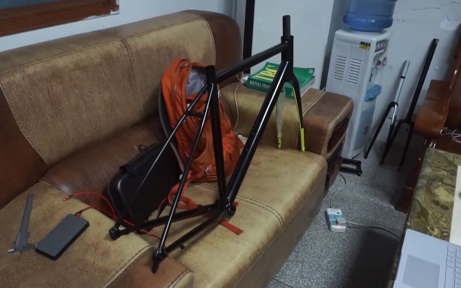 探访速那米海啸钢架自行车厂,看看自己设计的桶轴碟刹公路越野...