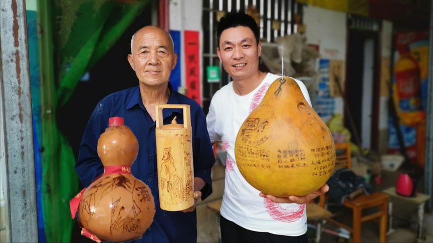 农村大爷葫芦上作画,个个栩栩如生,这个作品却与众不同