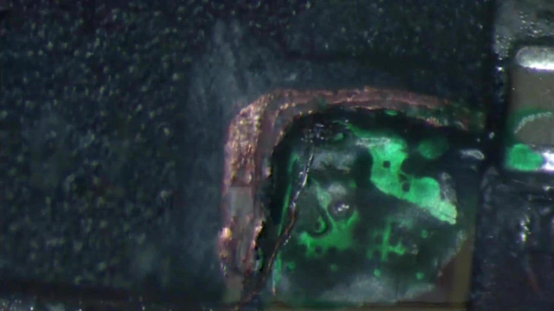 Iphone6无限白苹果重启,不开机,免拆CPU飞线修复,开颅手术就是干!