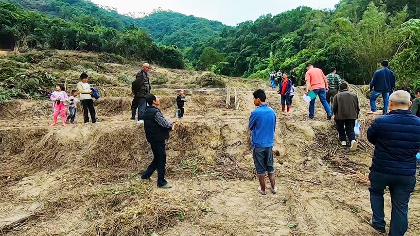 老板租地搞养殖!只需500元一亩,地势好有山有水,太便宜了