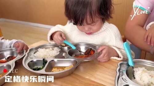 阳光幼儿园午餐菜单:珍珠米饭、锅包肉、红烧鸡心、麻酱菠菜及肉沫...
