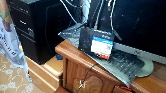 光猫只亮电源 信号灯上不去网,胖哥过去瞅瞅光猫烧坏,需要更换