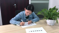 美女老师教画画,很简单的手绘画,小朋友们一学即会