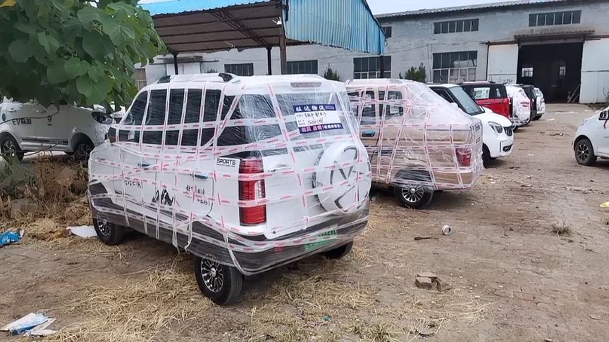 低速吉普电动四轮车,老年朋友的福音,油电两用的代步车。