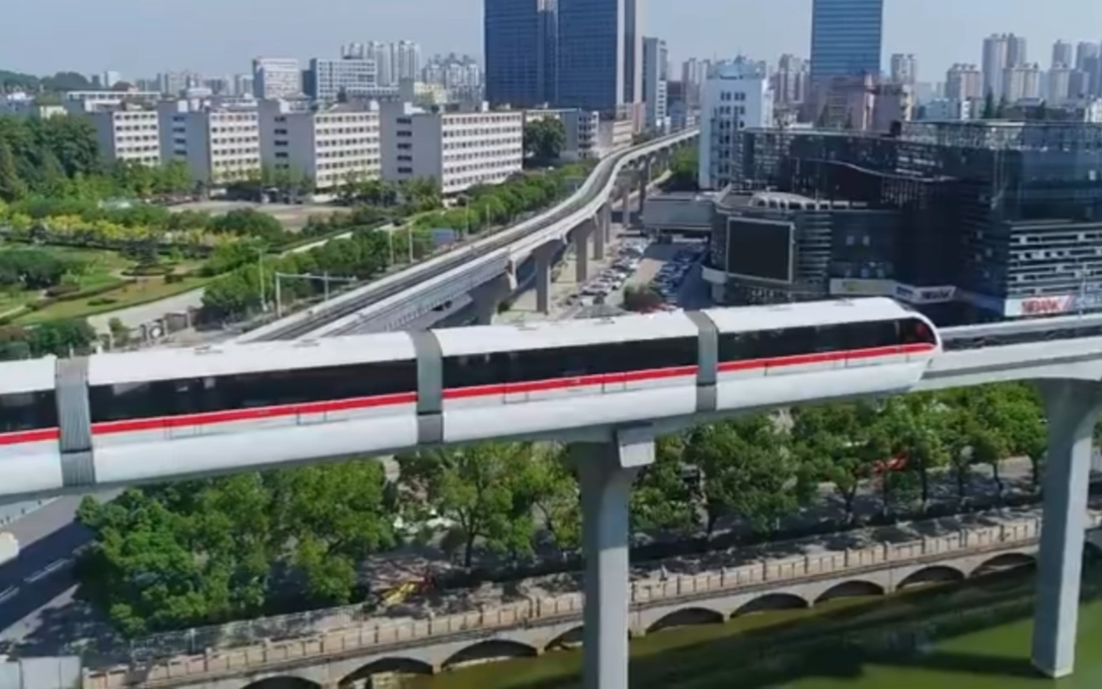 城市轨道交通中小运量——跨座式单轨系统