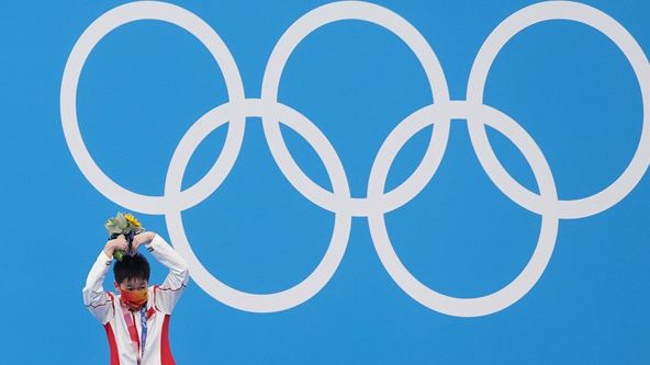 冠军之路|三跳满分!全红婵跳水女子10米台夺冠,回顾历年中国跳水队...