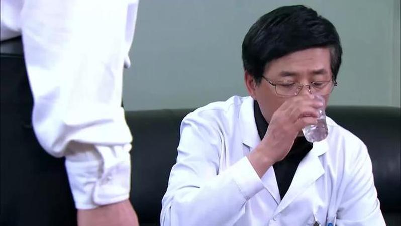 恩情无限:院长用副院长职位贿赂主任,自己剽窃窦兆辉论文