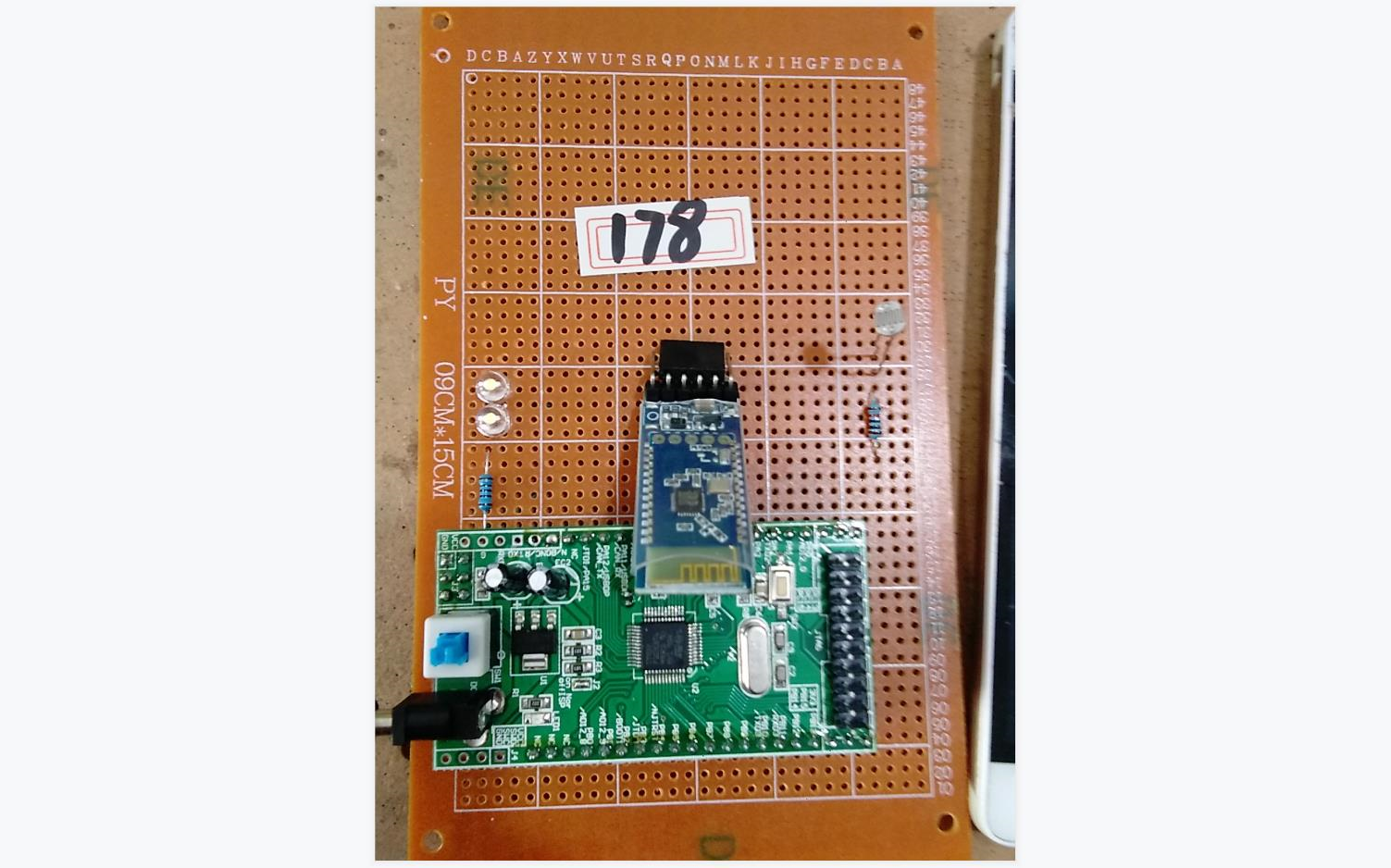 基于STM32单片机的智能灯光台灯系统设计-蓝牙手机app-高亮-光敏...