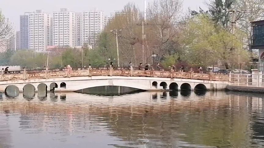 安济桥,又名赵州桥;始建于隋代,由匠师李春设计建造!