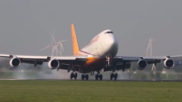 近距离欣赏波音747,太美了