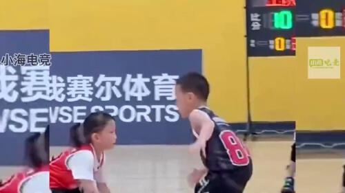 6岁萌娃接球秒变王者,动作灵活左右开弓,这小宝贝未来可期